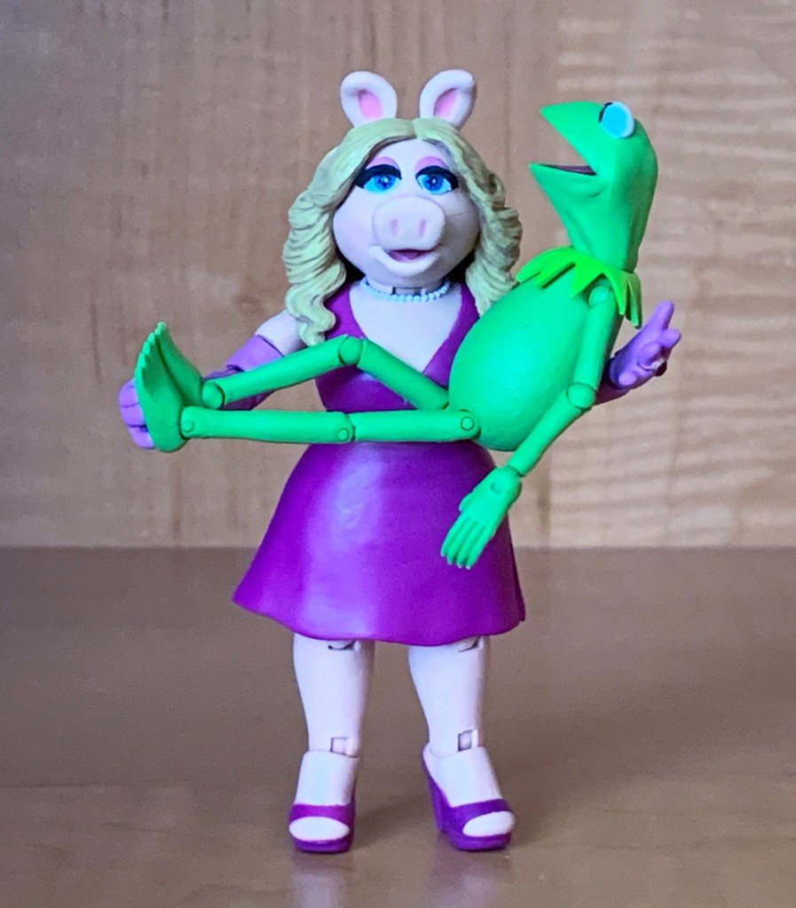 Diamond Select Toys Muppets Kermit and Miss Piggy Review – DuckTalks