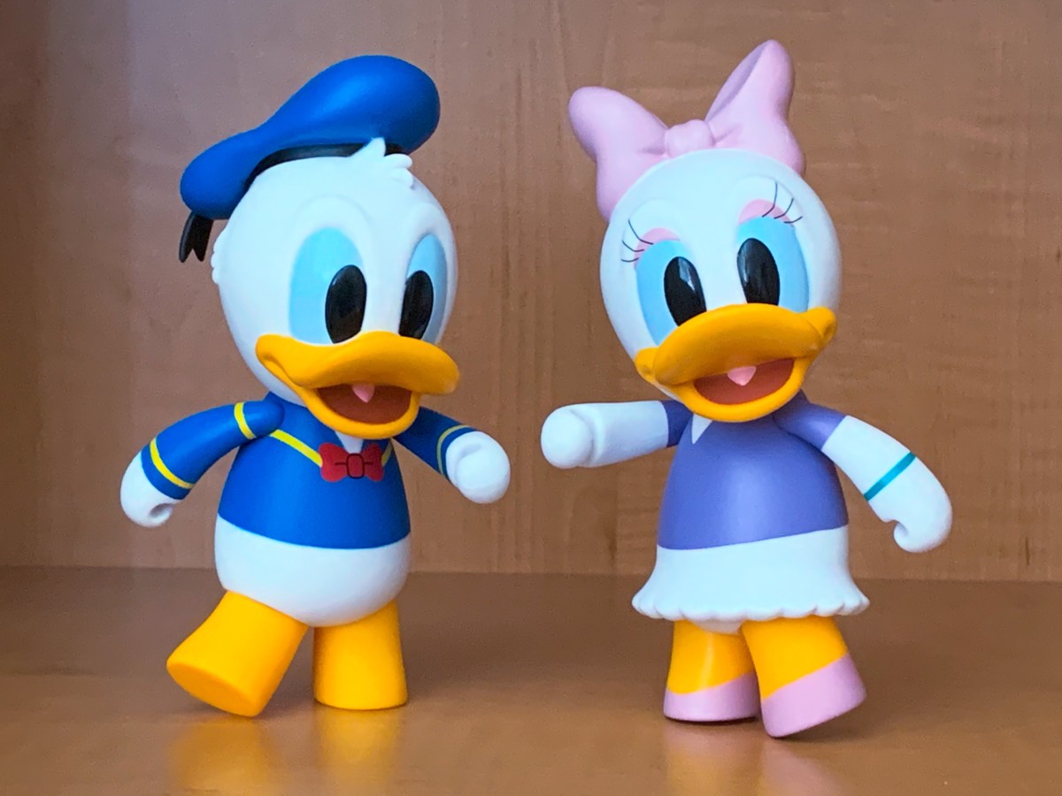 Herocross Donald and Daisy Hoopy Figures Review – DuckTalks