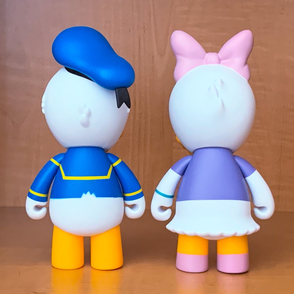 Herocross Donald and Daisy Hoopy Figures Review – DuckTalks
