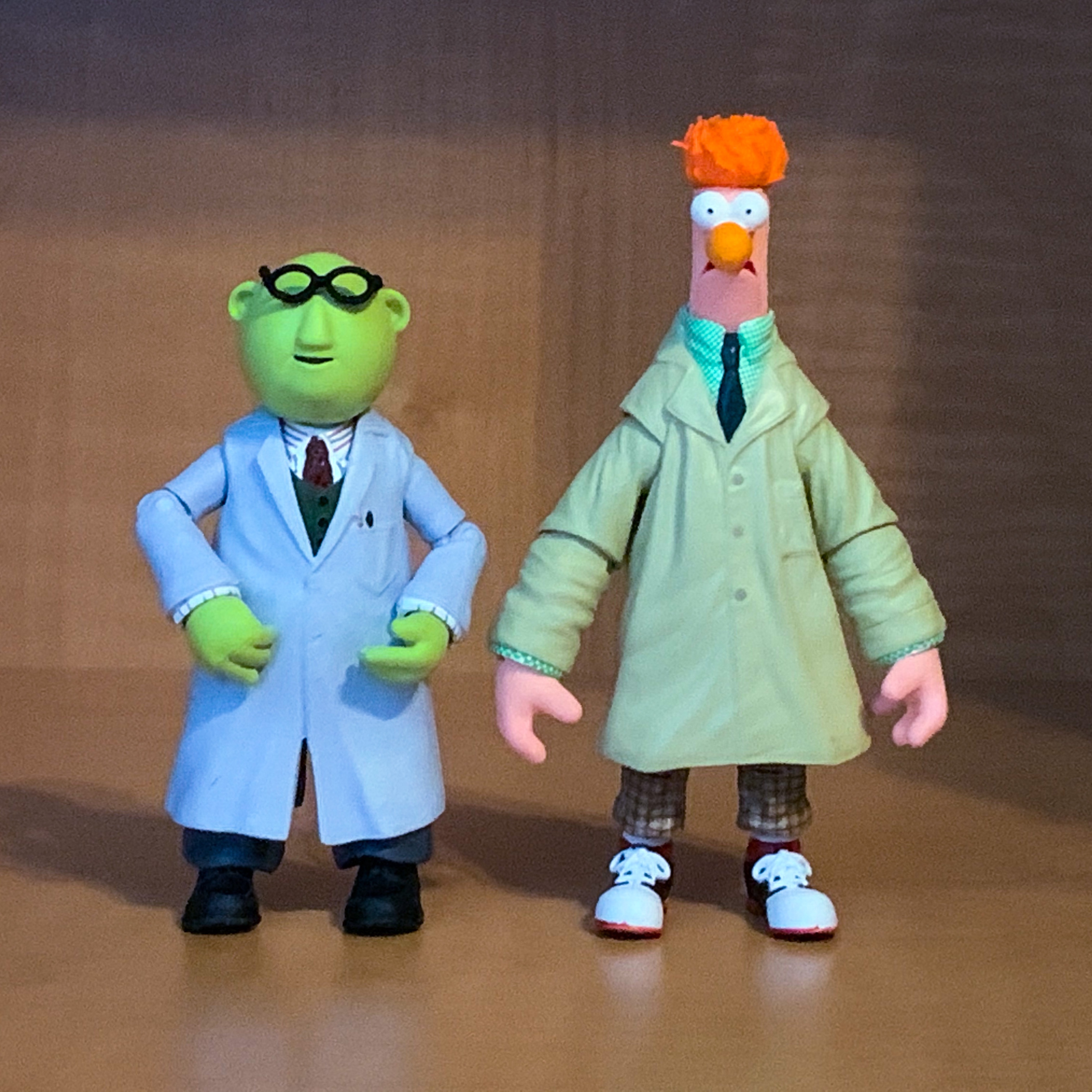 Diamond Select Toys Bunsen and Beaker Review – DuckTalks