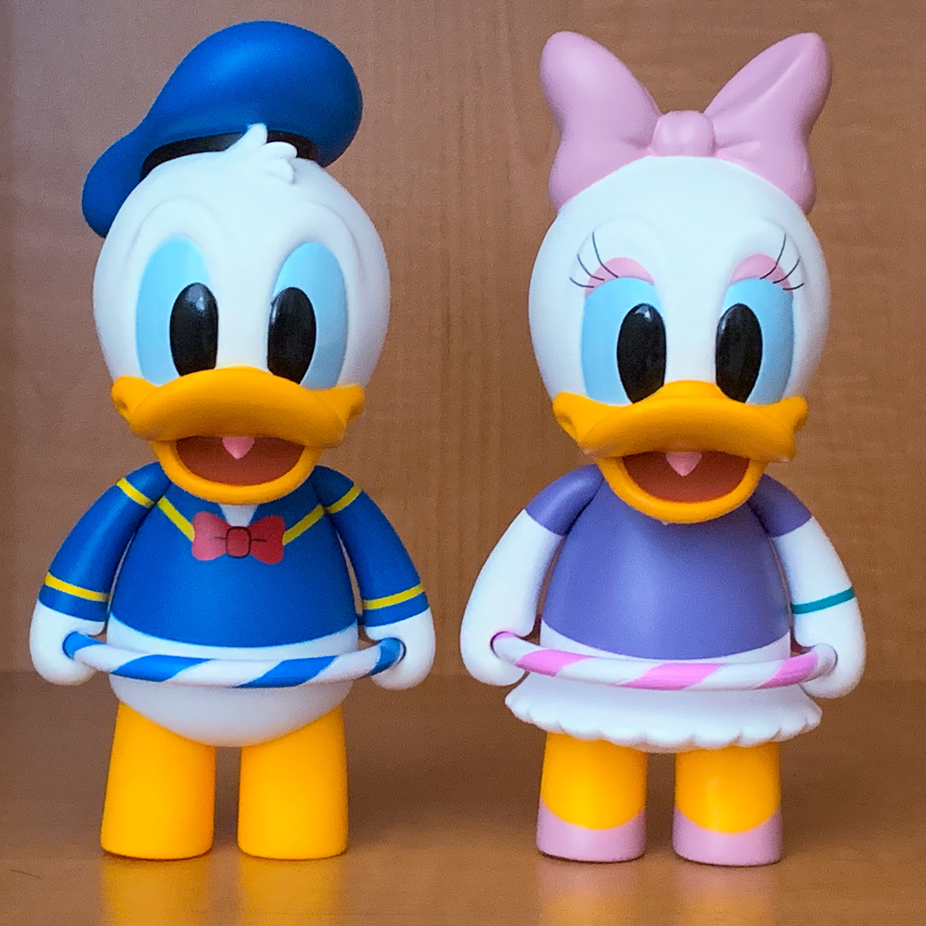 Herocross Donald and Daisy Hoopy Figures Review – DuckTalks