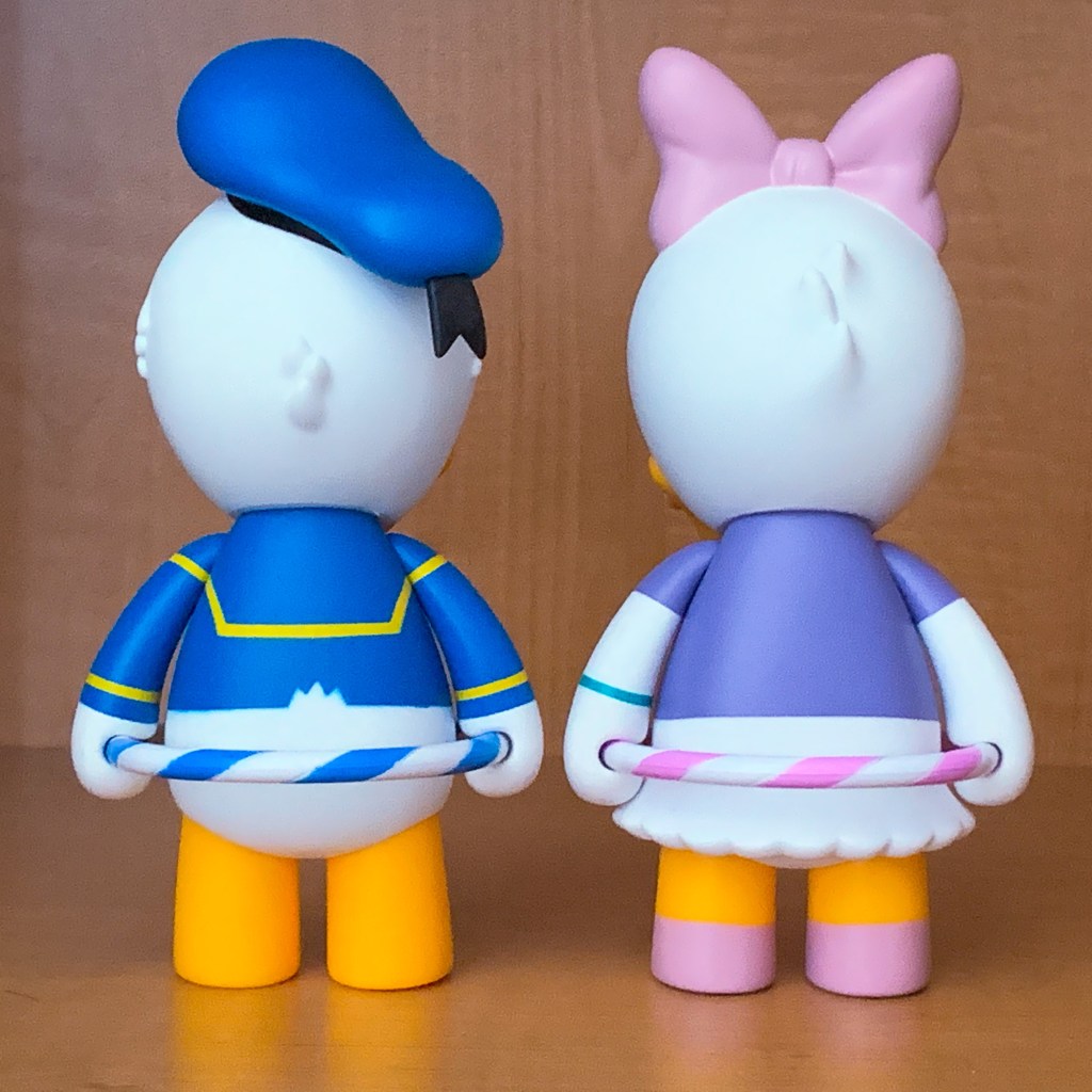 Herocross Donald and Daisy Hoopy Figures Review – DuckTalks