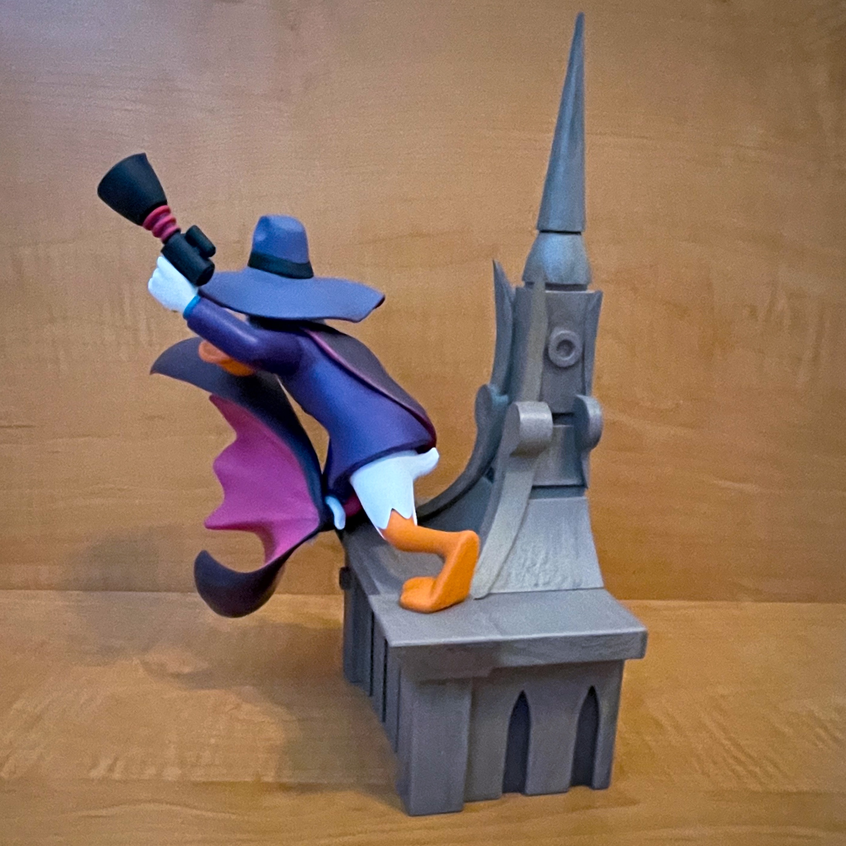 Diamond Select Toys Darkwing Duck PVC Diorama Statue Review – DuckTalks