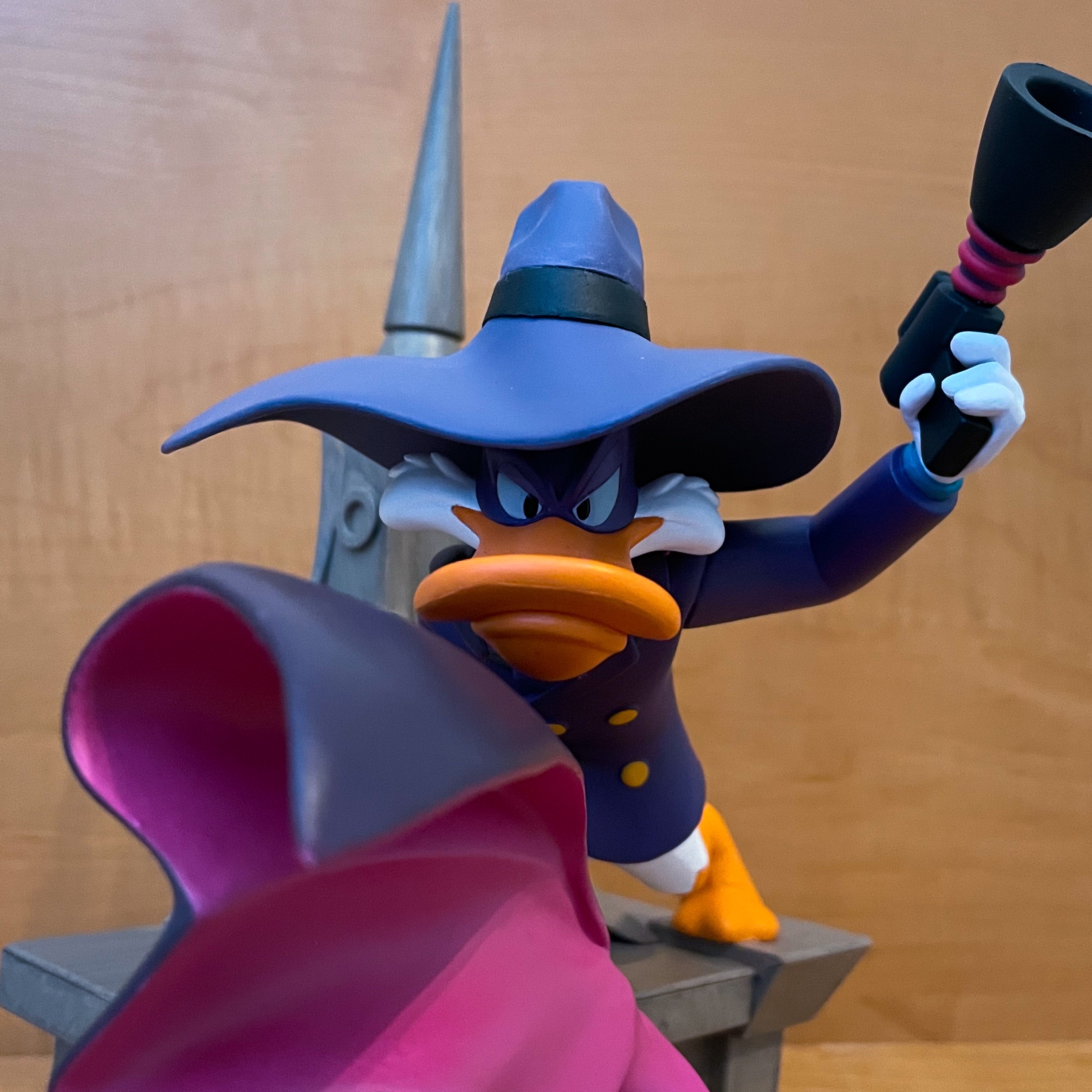 Diamond Select Toys Darkwing Duck PVC Diorama Statue Review – DuckTalks