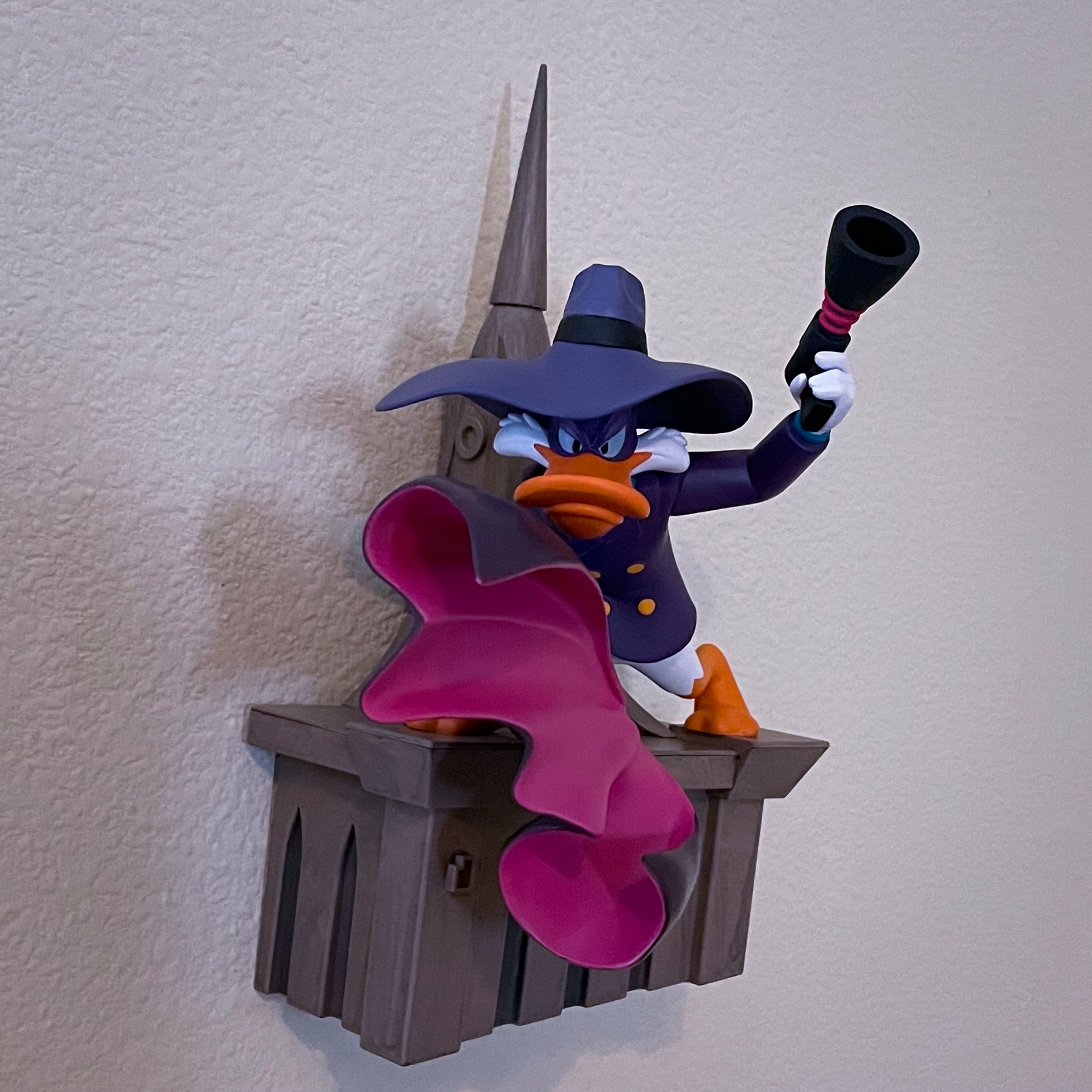 Diamond Select Toys Darkwing Duck PVC Diorama Statue Review – DuckTalks