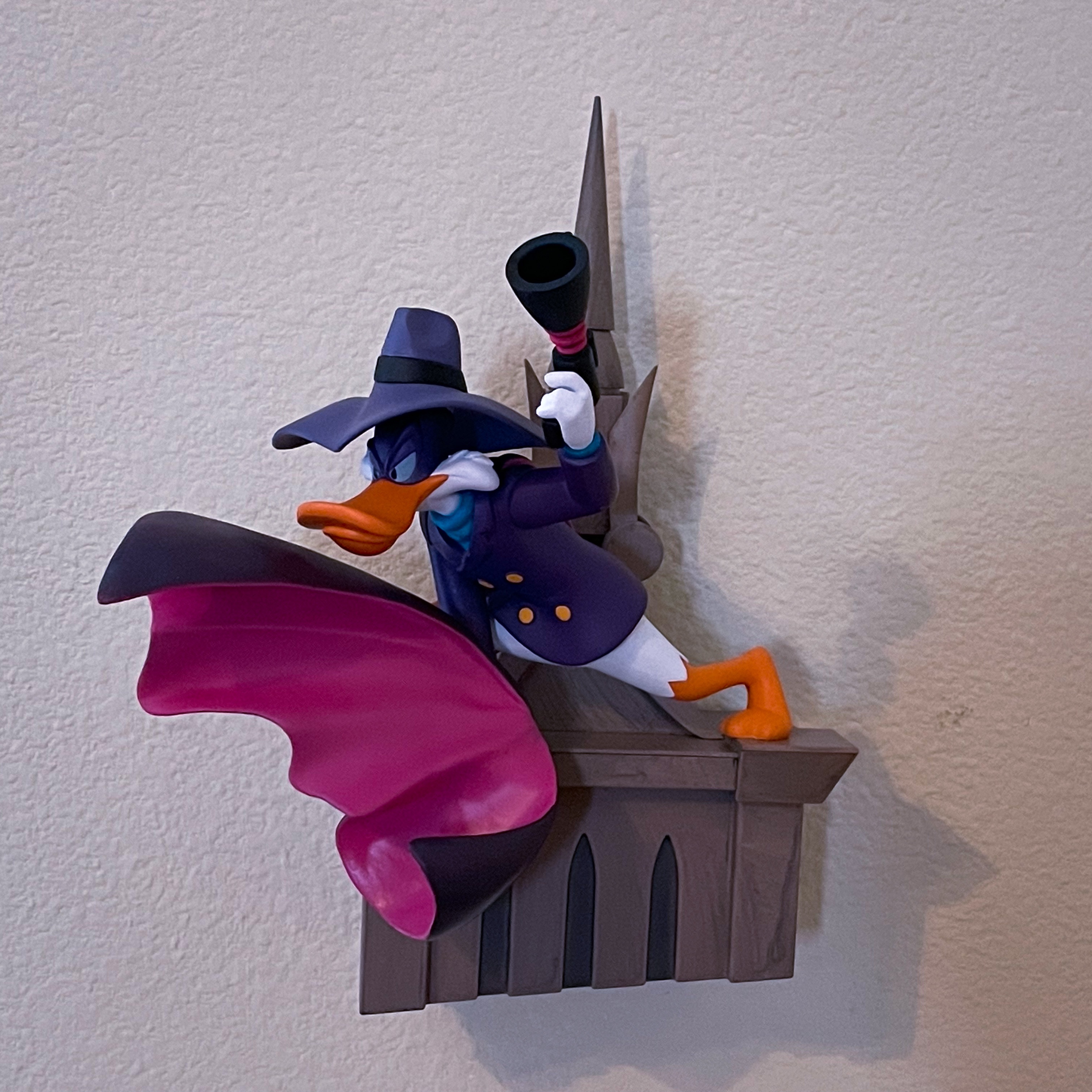 Diamond Select Toys Darkwing Duck PVC Diorama Statue Review – DuckTalks