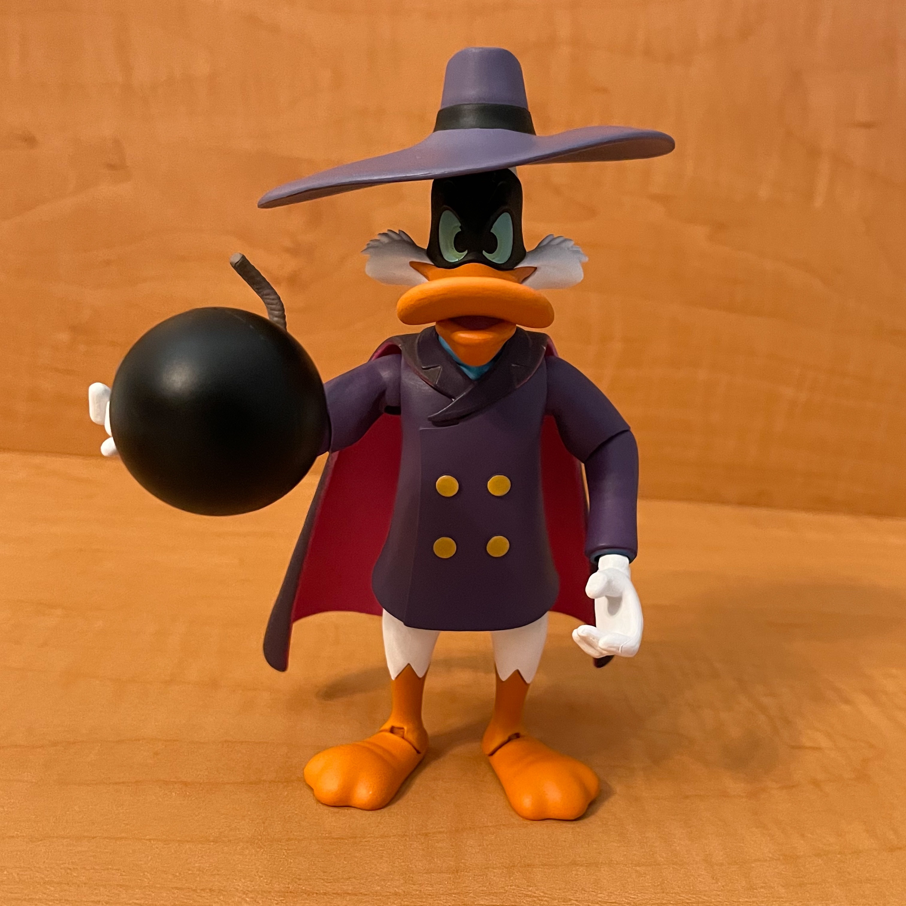 Diamond Select Toys Darkwing Duck and Negaduck Deluxe Figure Set Review ...