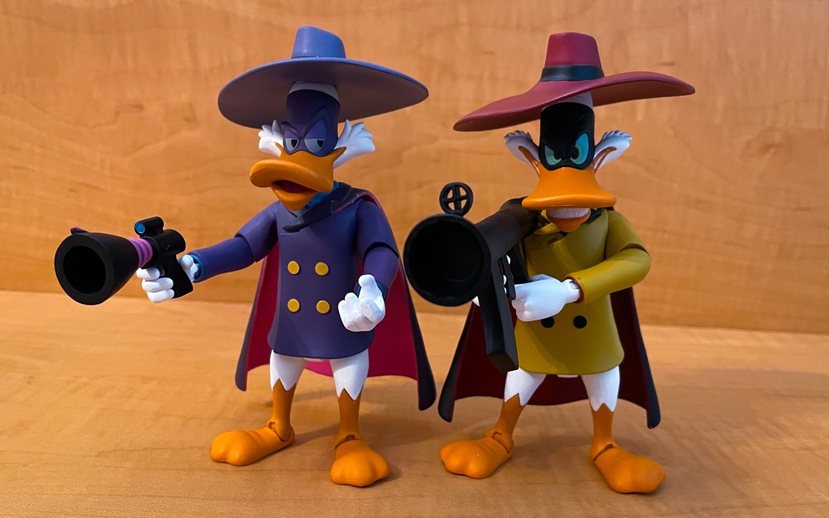 Diamond Select Toys Darkwing Duck and Negaduck Deluxe Figure Set Review ...