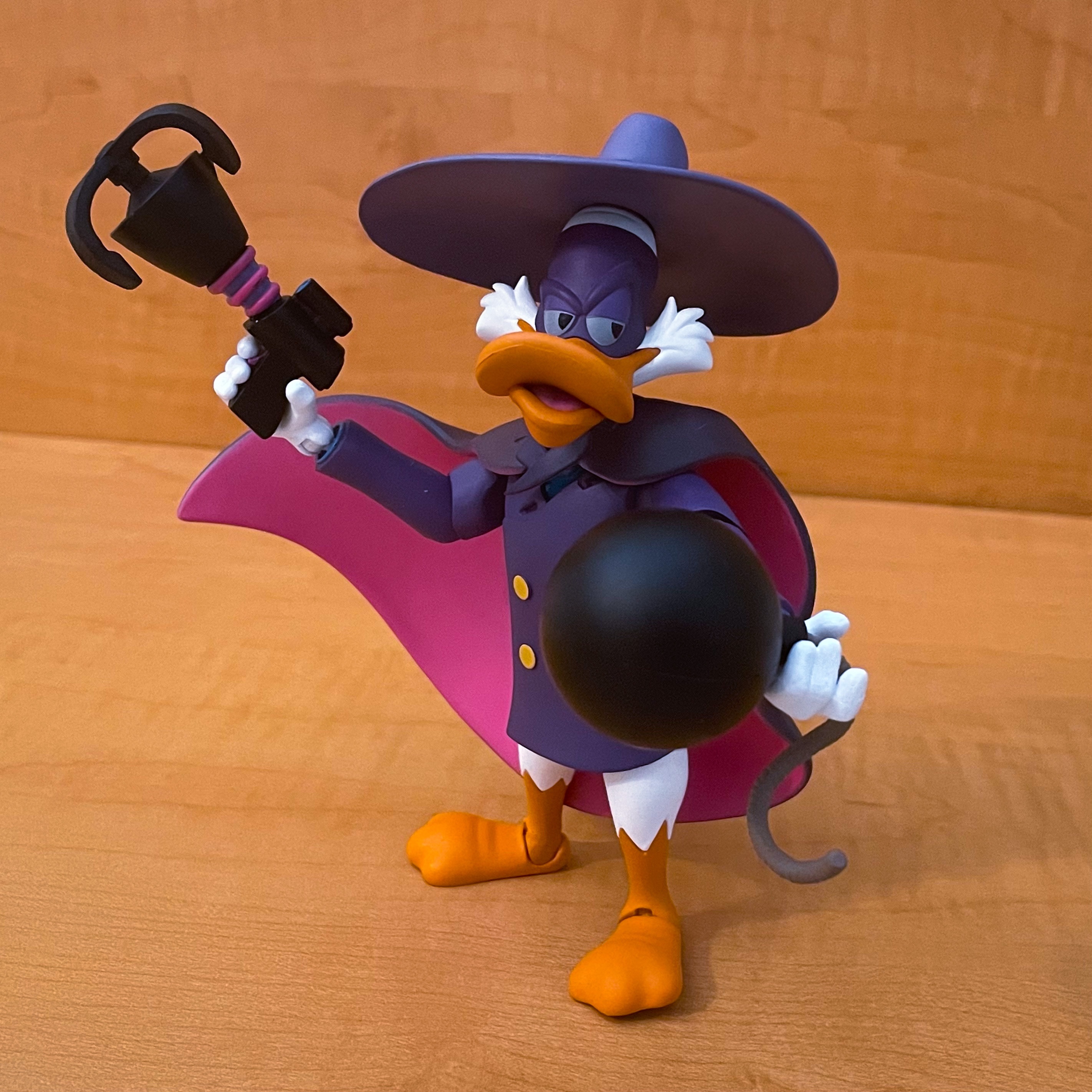 Diamond Select Toys Darkwing Duck and Negaduck Deluxe Figure Set Review ...